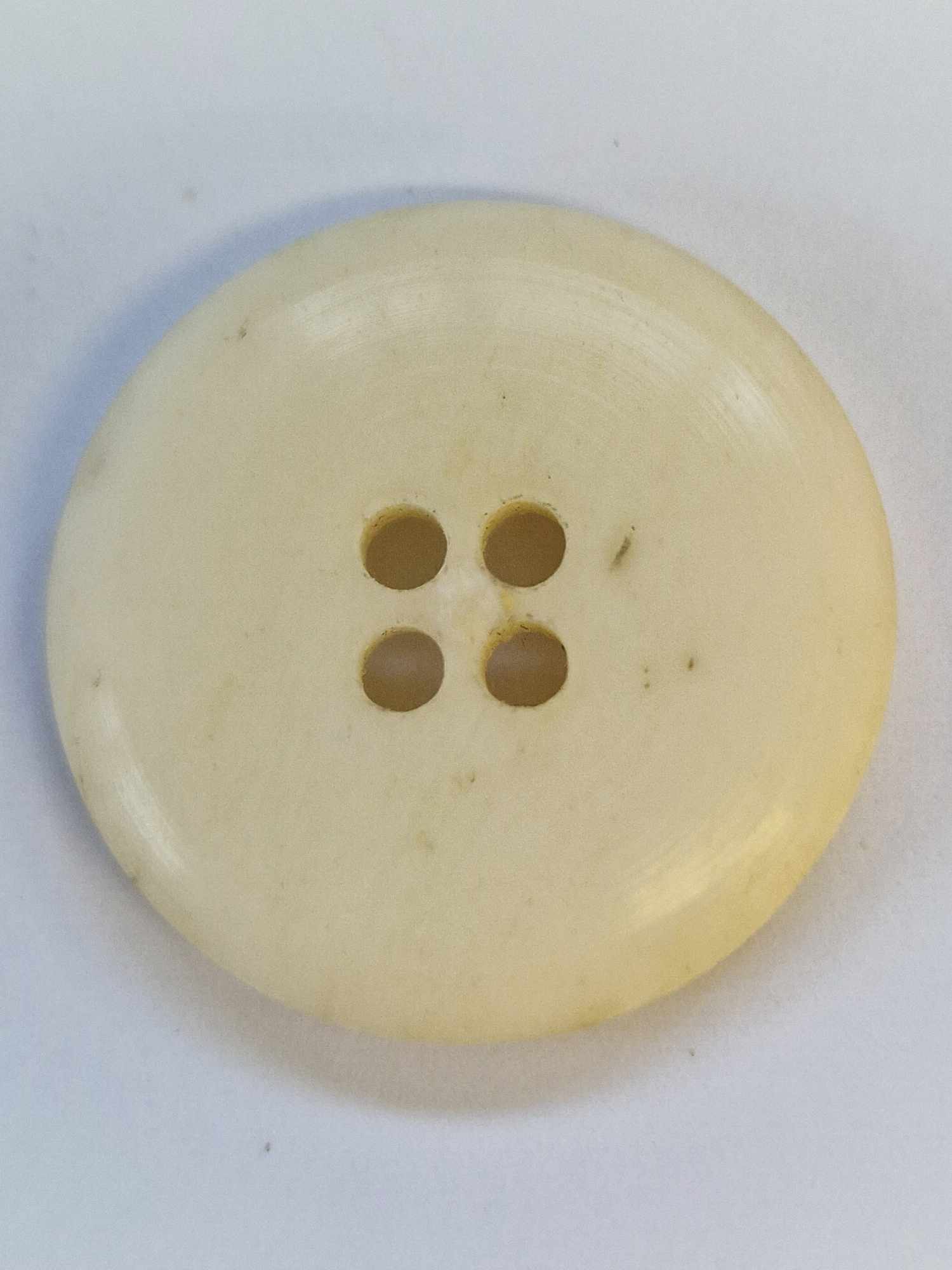 Natural Cream 4 Hole Bone Rimmed Button - The Button Queen