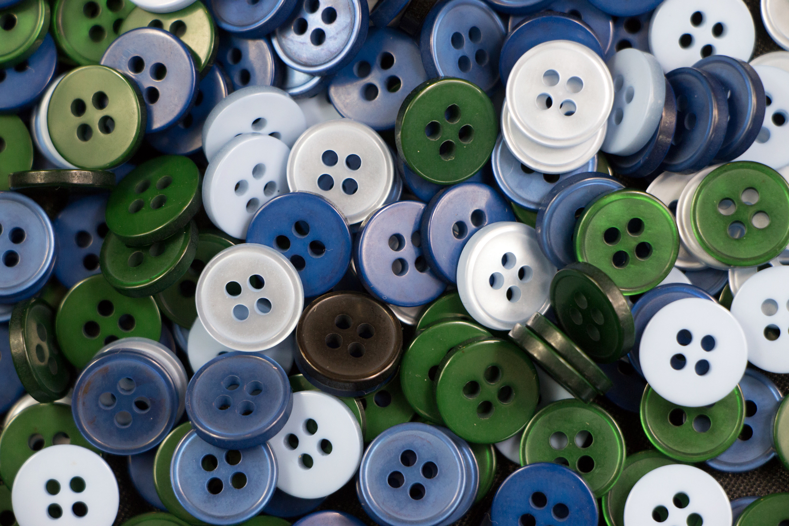 The Button Queen - Shirt Buttons